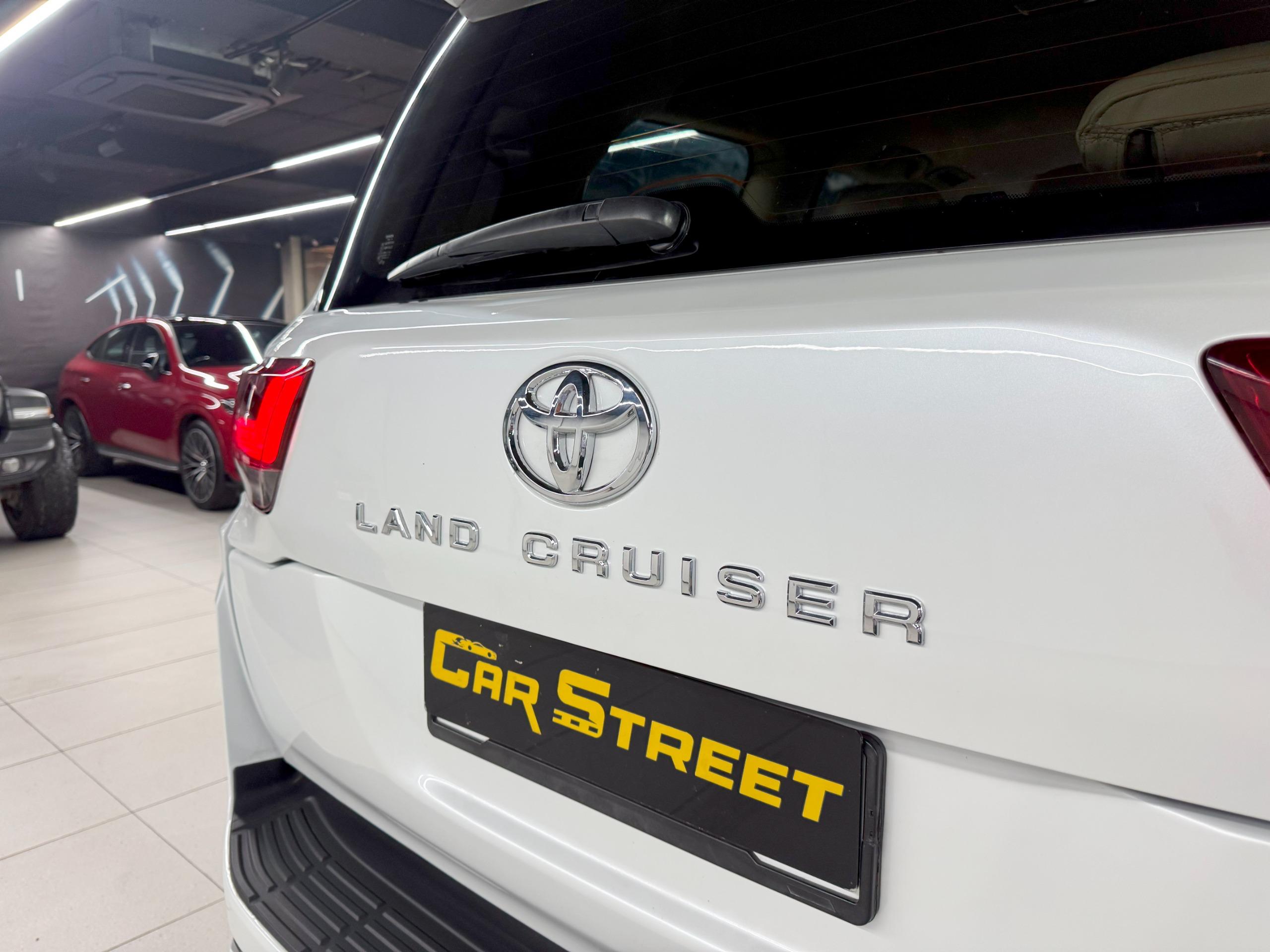 Used Toyota Land Cruiser LC 200 VX V8 Cars in Delhi | Second-Hand ...