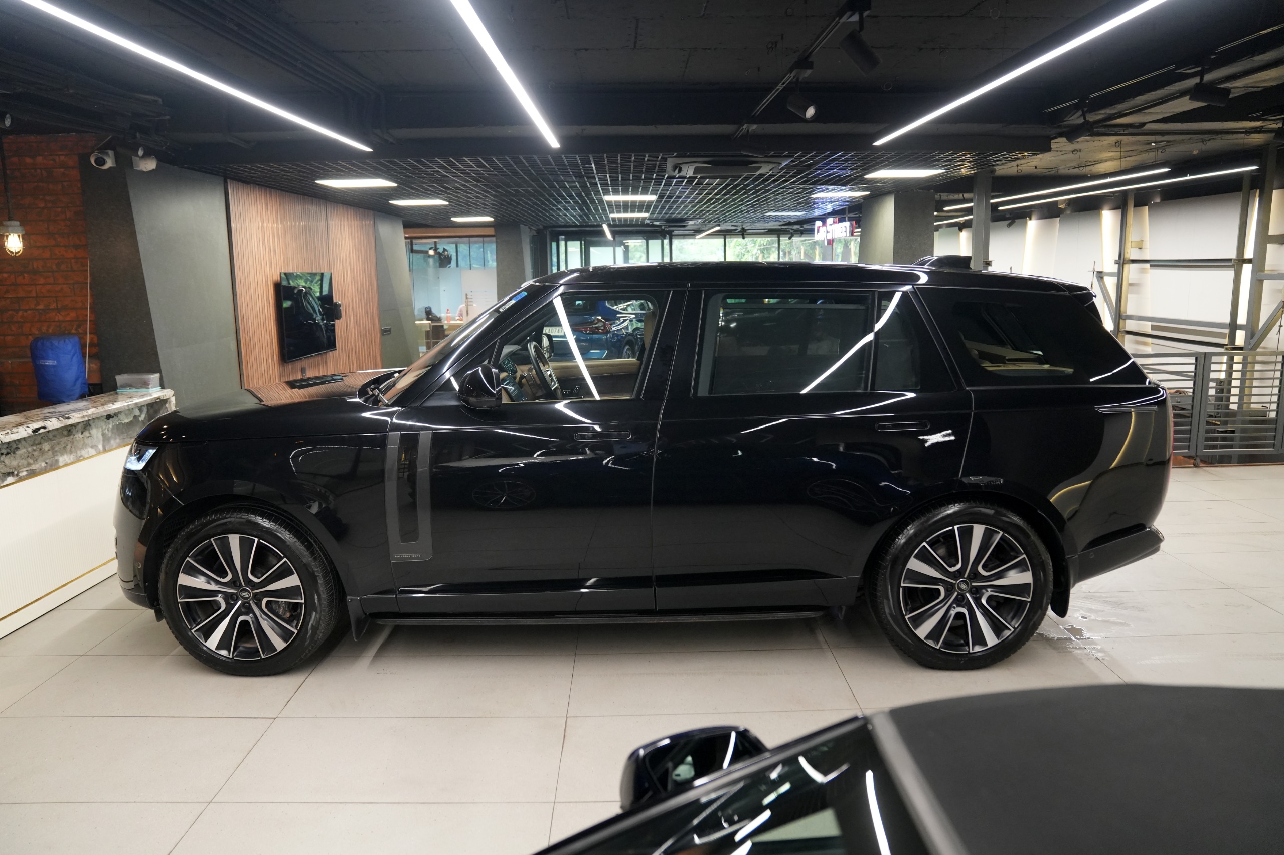 Used Land Rover Range Rover Autobiography 4.4P LWB Cars in Ghaziabad ...