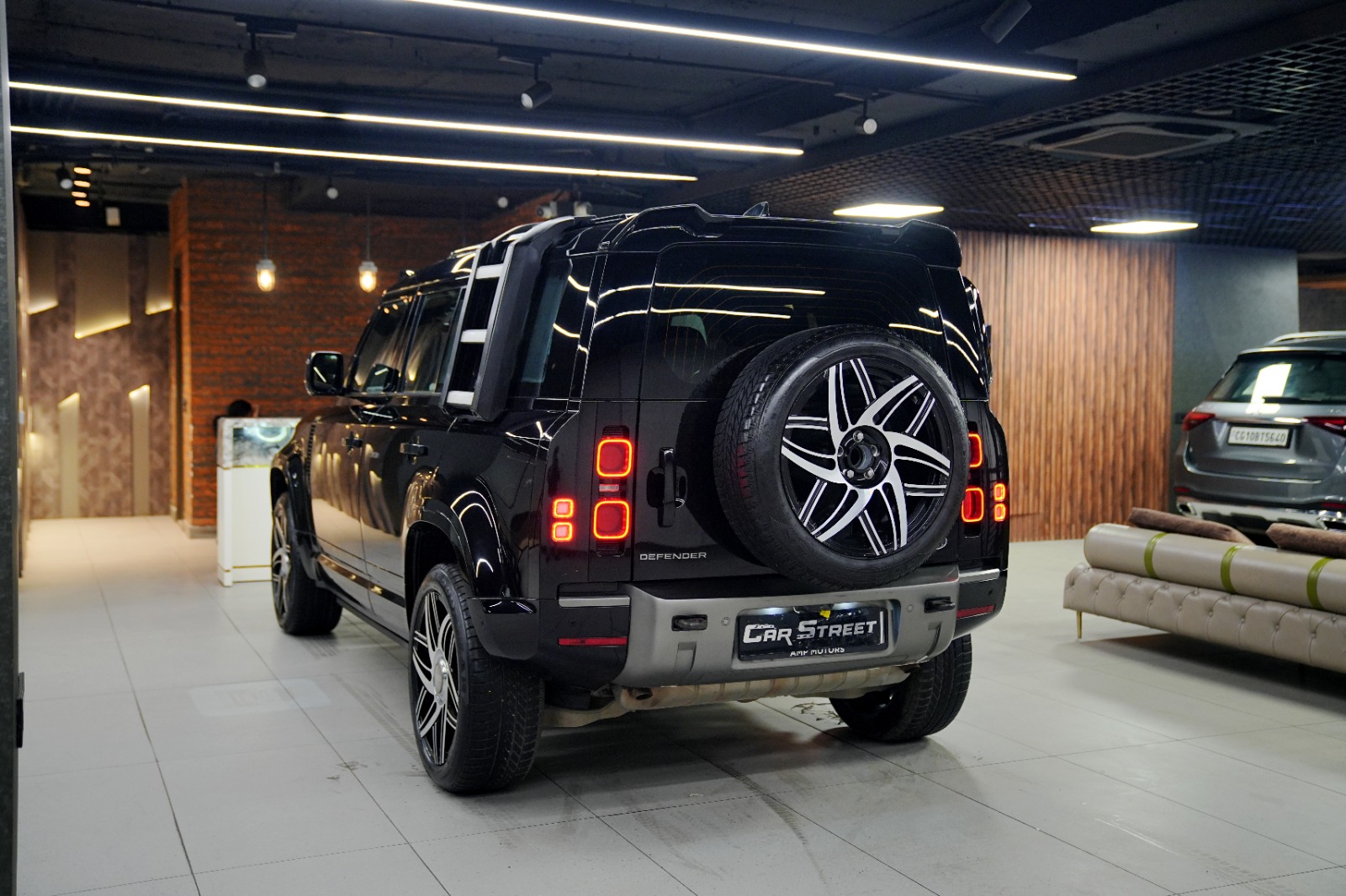 Used Land Rover Defender 110 P300 HSE Cars in Ghaziabad | Second-Hand ...