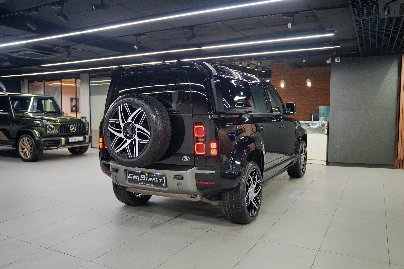 Used Land Rover Defender 110 P300 HSE Cars in Ghaziabad | Second-Hand ...