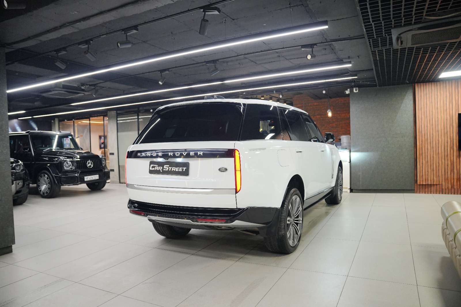 Used Land Rover Range Rover Autobiography 4.4P LWB Cars in Delhi ...