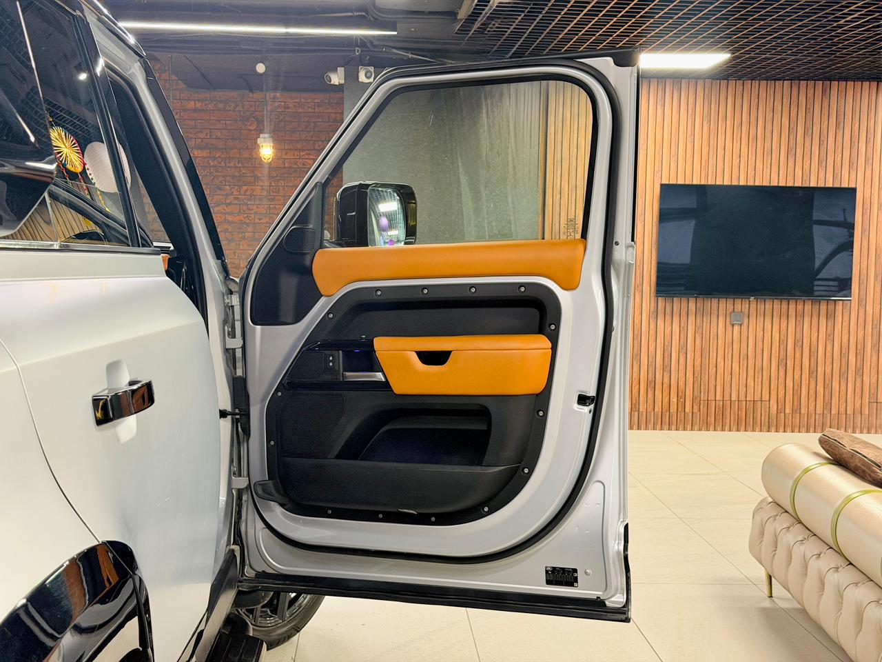 Used Land Rover Defender 2.0 110 HSE Cars in Delhi | Second-Hand Land ...